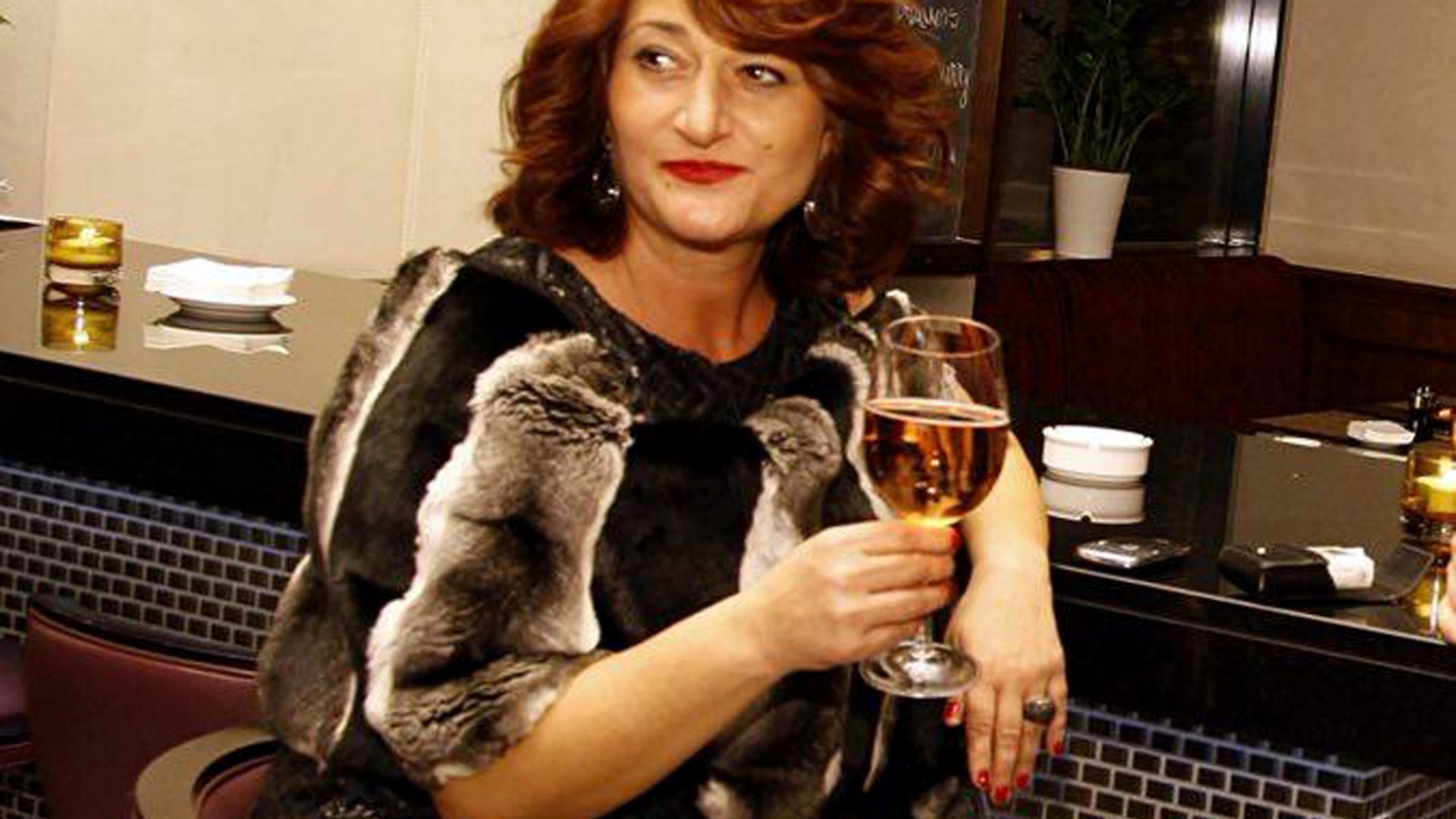 Mic funcționar la Institutul de Sănătate Publică, mare jucător pe piața ...