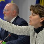 Profesorul Popescu și teleportarea: cum dispare ceva de aici şi reapare ...