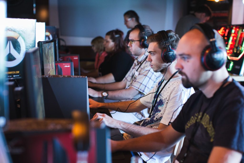 Te joci, dar faci și bani. Cum poți câștiga bani din gaming în România