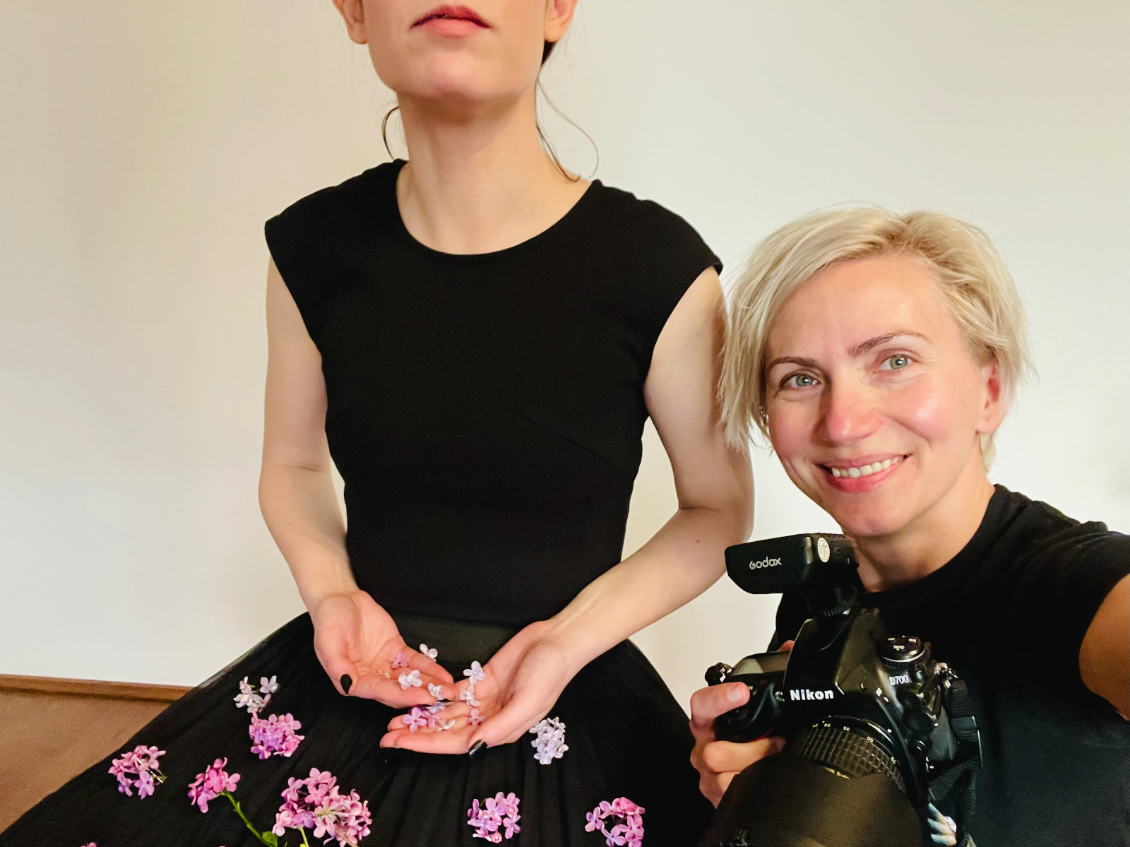 „Mame cu brațele goale”. Un proiect artistic și educațional pune în ...